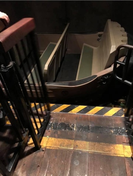 Pirates of the Caribbean - Disney World - Magic Kingdom - Walt Disney ...